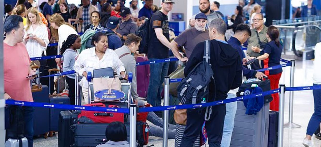 أكثر 5 مطارات «مُرهِقة» في العالم: دولة عربية توفر تجربة سفر أقل توترًا ...